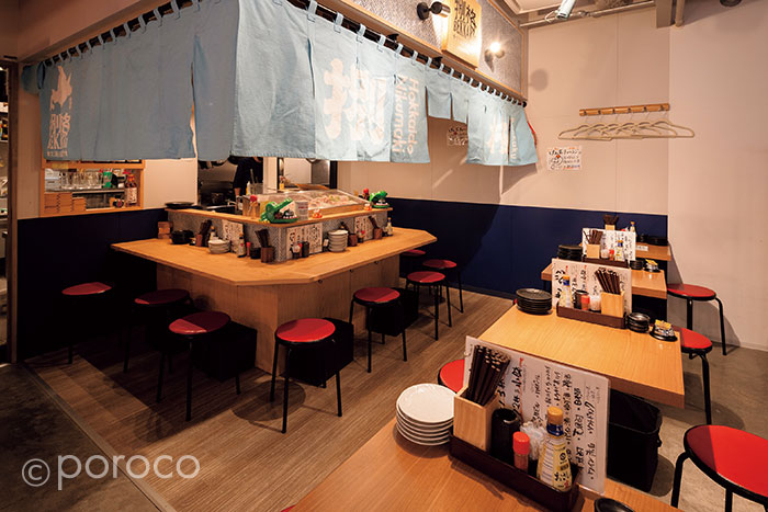 【札幌】狸小路商店街2丁目「狸COMICHI」には気軽に楽しめる美味しいお肉がいっぱい！｜poroco ポロコ｜札幌がもっと好きになる。おいしく、楽しく、札幌女子のためのWEBサイト